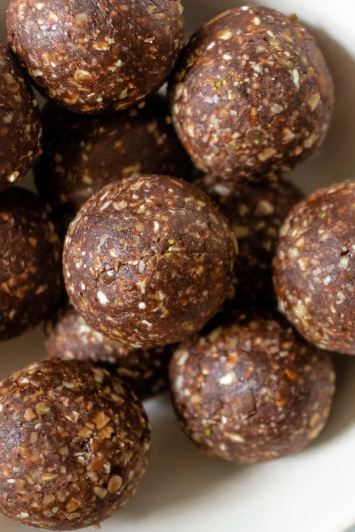 Chocolate energy balls - Shivani Loves Food